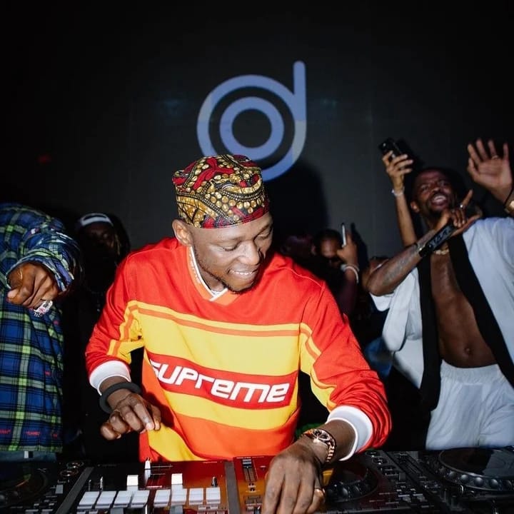 Digifon, partners of Industry Nite presented Spinall with an Award of ...